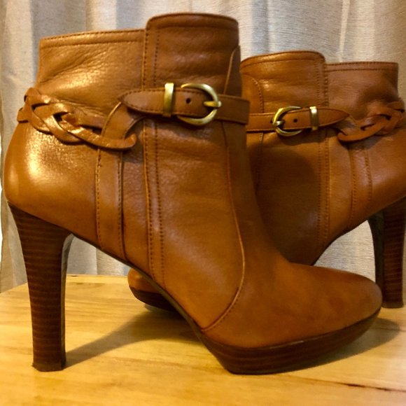 Banana Republic | Shoes | Banana Republic Camel Leather Ankle Booties ...